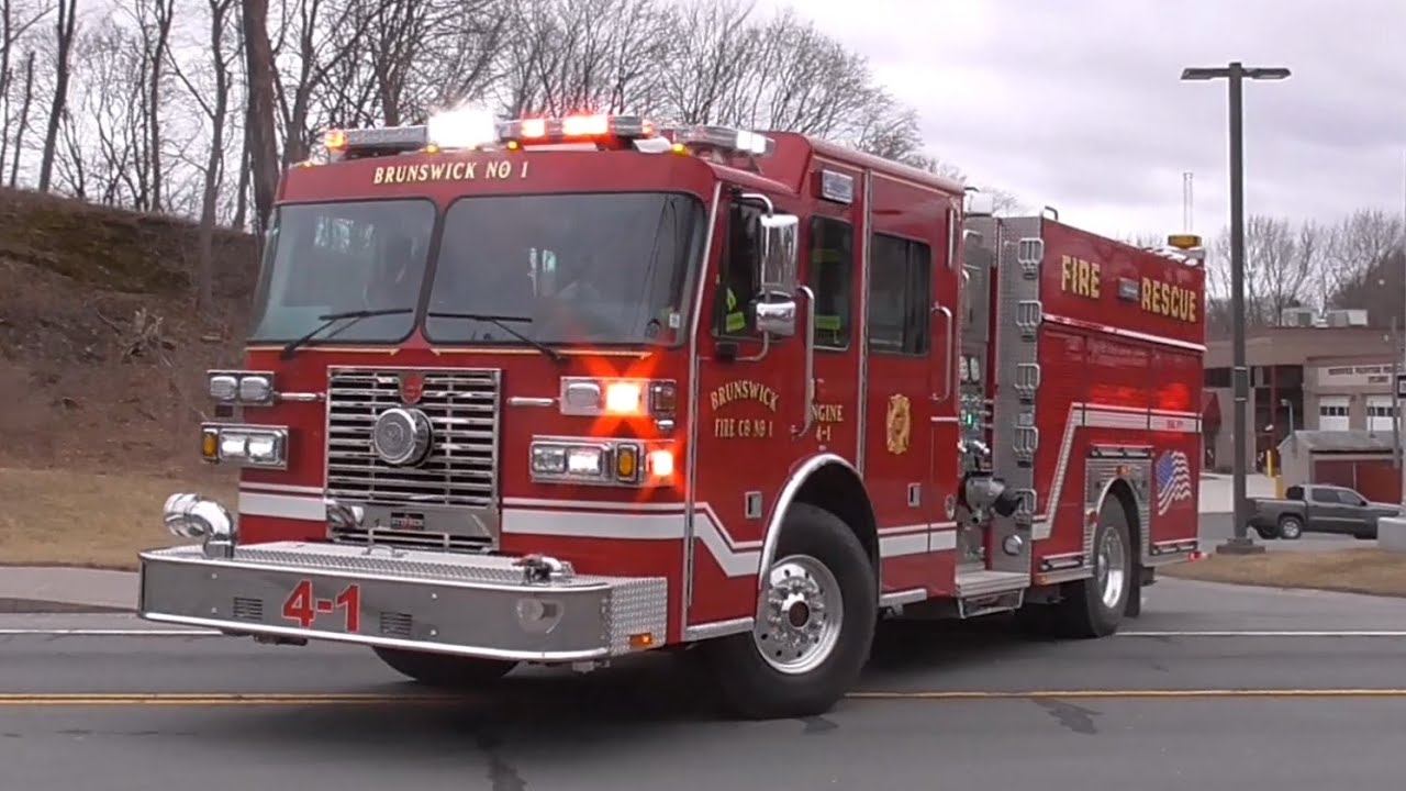 *HOUSE SIREN* Brunswick Engine 4-1 Responding w/ POV - YouTube