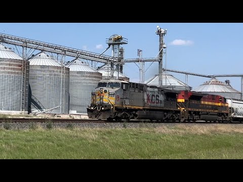 KCS Grey Ghost duo | KCSM 4535 Grey Ghost leads 2x1 loaded grain train | KCS Laredo Sub - YouTube