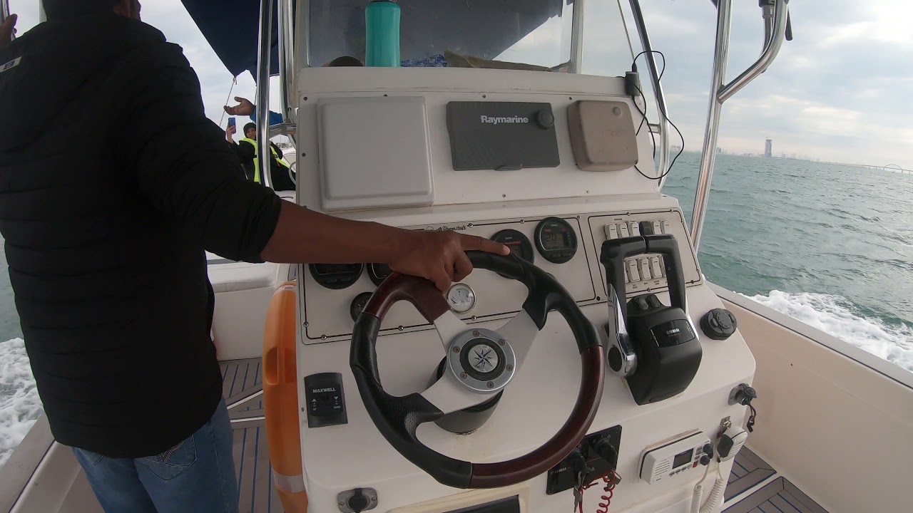 A boat tour in the Bahrain sea - YouTube