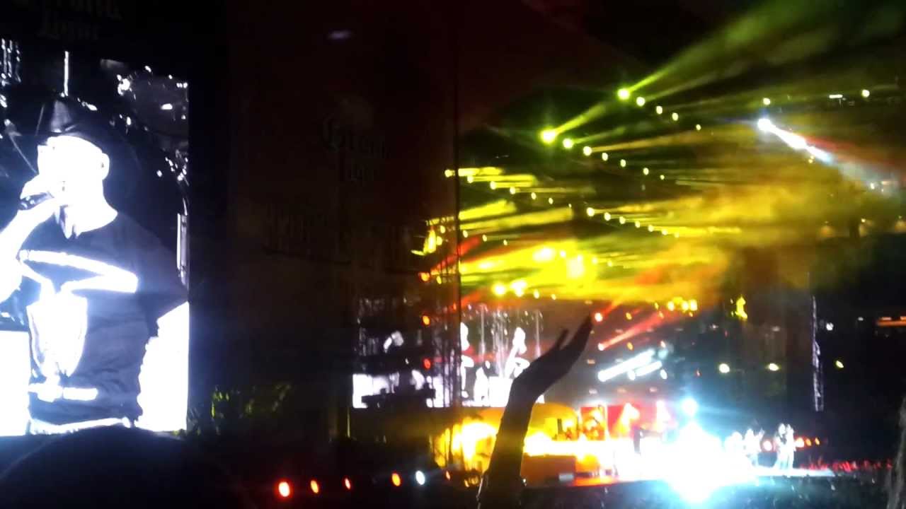 Tim McGraw- Truck Yeah LIVE - YouTube