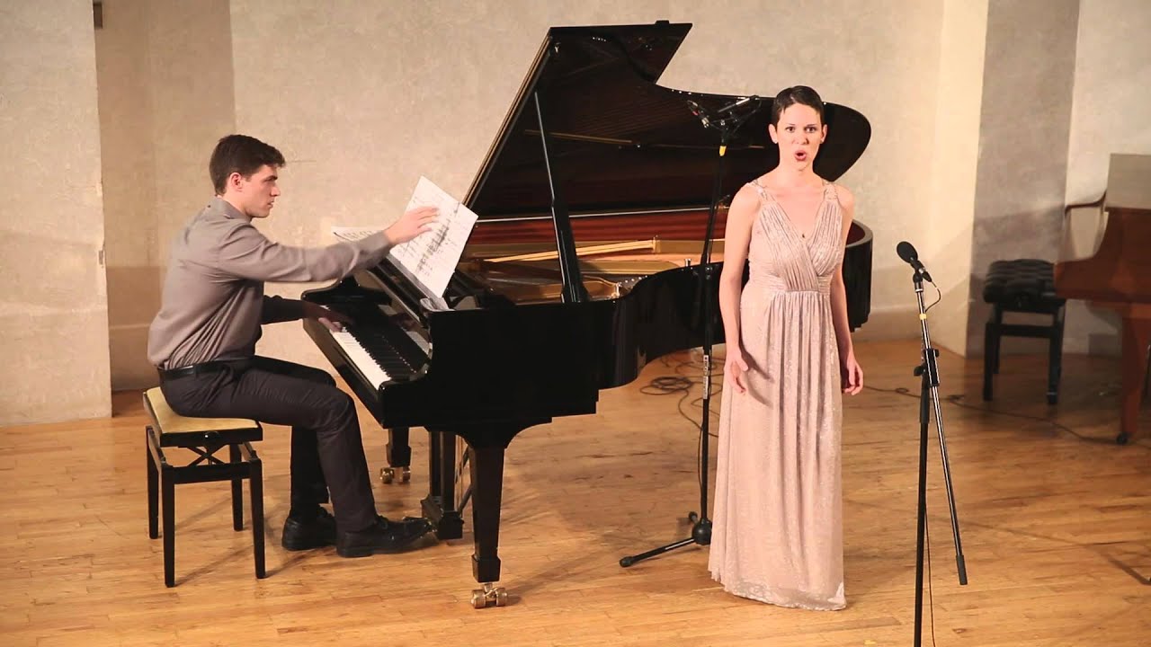 Kinneret Ely (soprano) - "El Vito", Fernando Obradors - YouTube