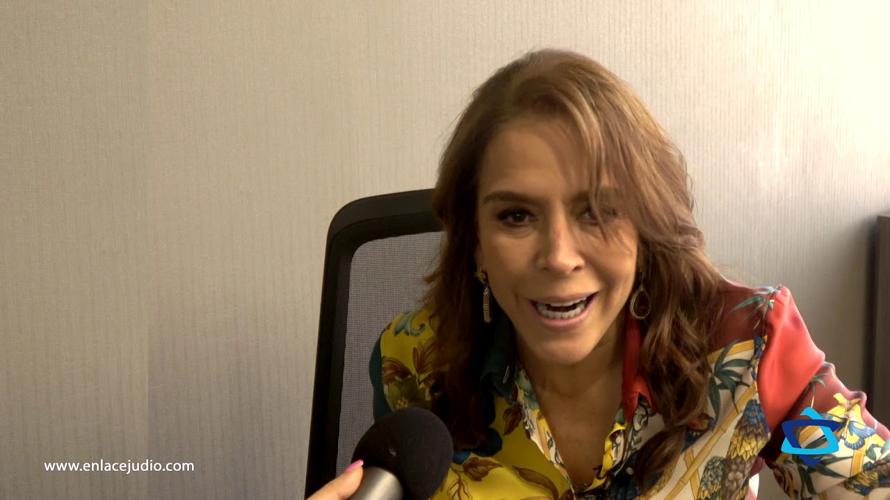 "Hay mucho que aprenderle a la Comunidad judía" Fernanda Familiar - YouTube