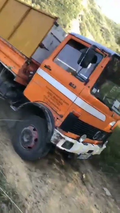 Mercedes 813 *15 m3 WOOD* - YouTube