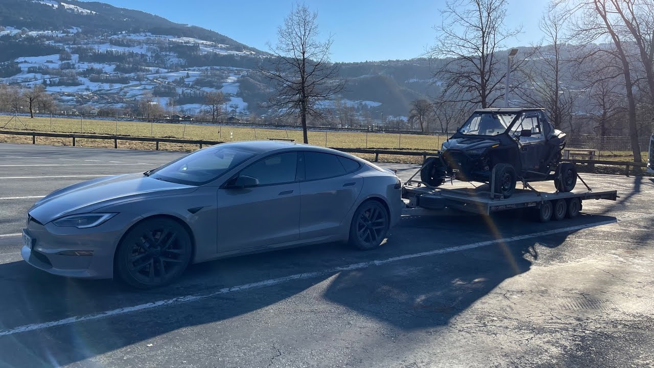 TOWING TO THE RACE TRACK WITH A TESLA PLAID (IMMERSIVE 4K SCENERY ...