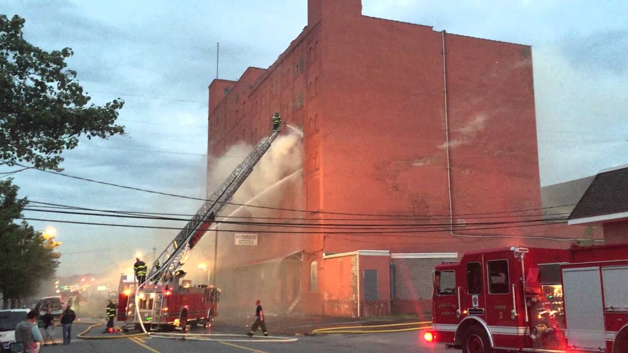 Sandone Tire Fire, Scranton PA 8-26-2015 - YouTube