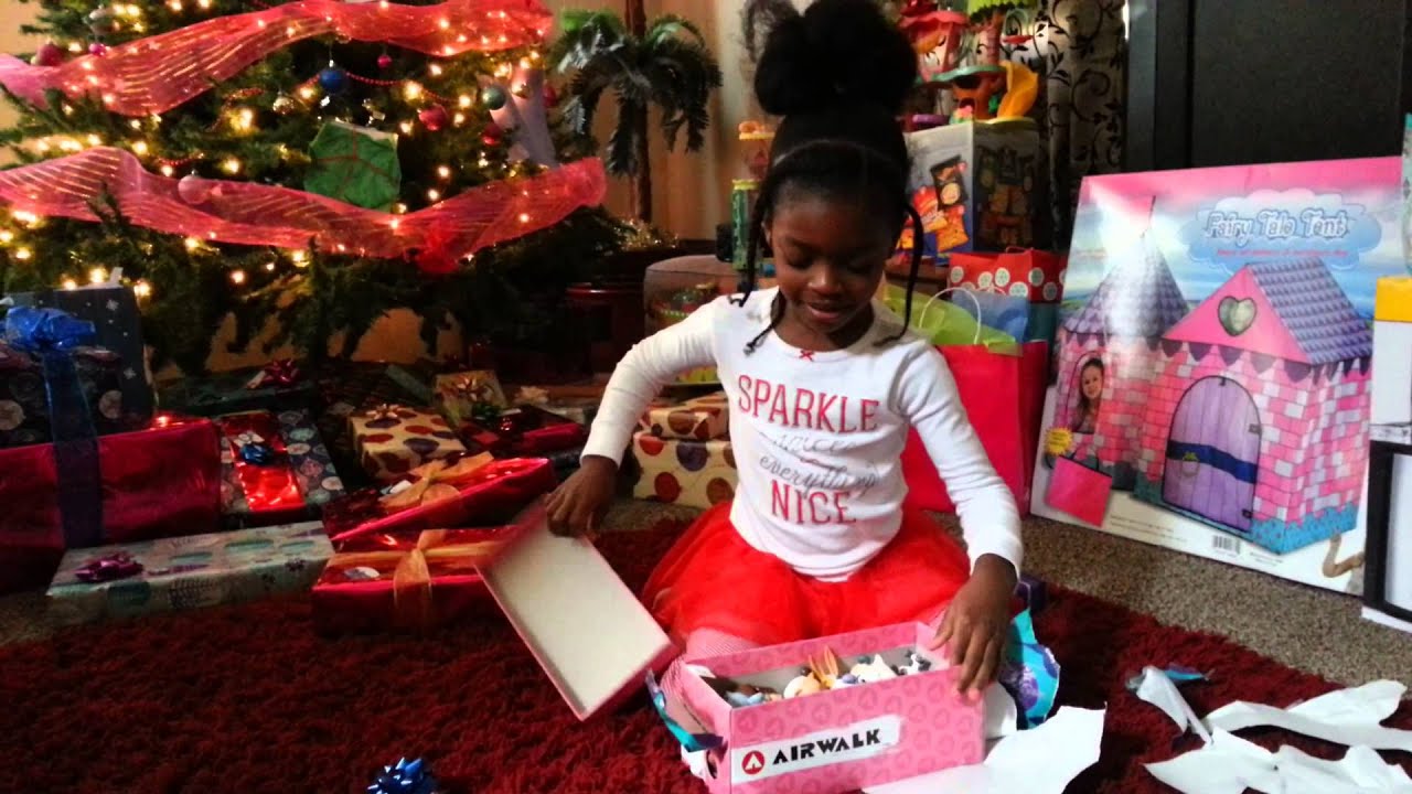 Blair opening a shoe box full of LPS - YouTube