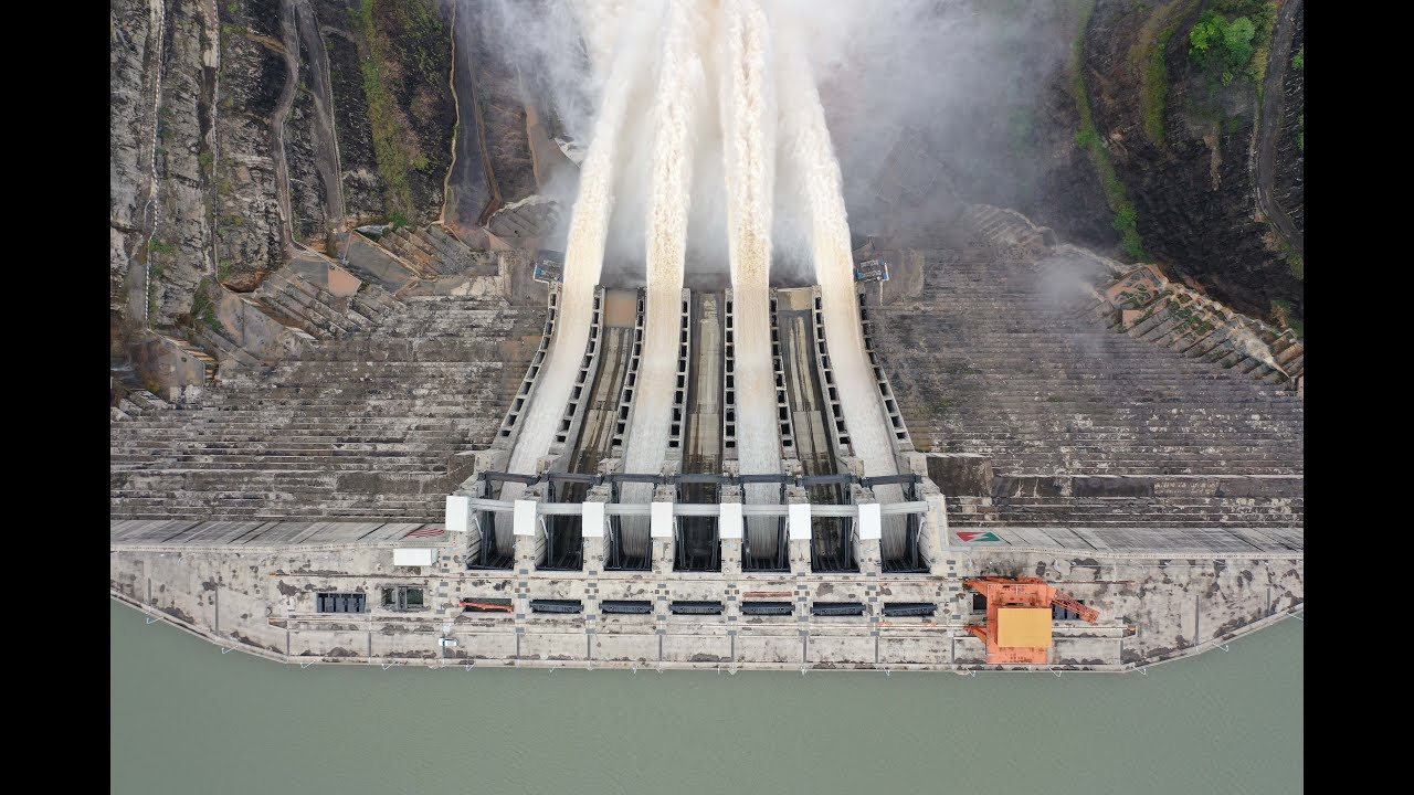 Gibe III spillway, Opening of 4 gates, October 2020 - YouTube