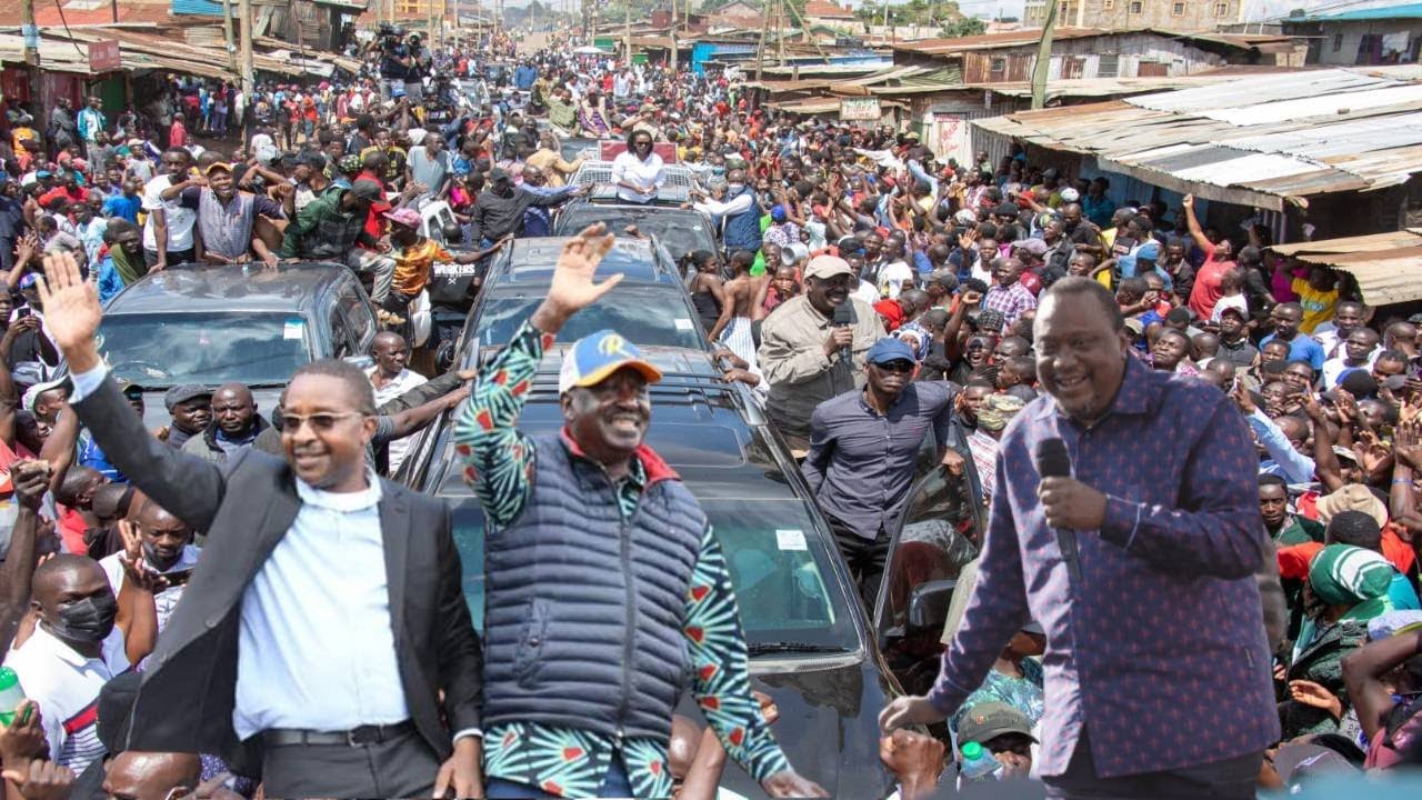 LIVE:RAILA ODINGA,UHURU KENYATTA AND AZIMIO BRIGADES STORMS NAIROBI ...