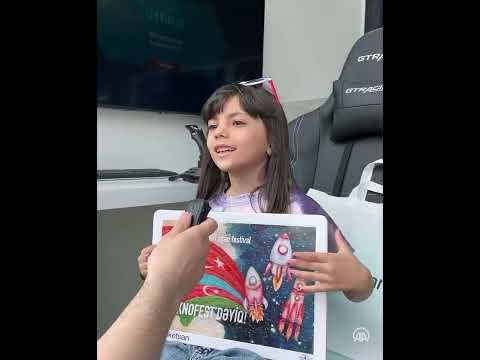 TEKNOFEST’i ziyaret eden Azerbaycanlı minik Nuray’dan dostluk şiiri