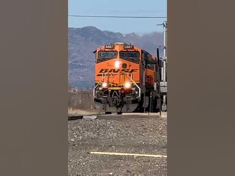 “H-DENAMS1-24A Led By BNSF ES44AC, ES44DC, Solo DP ES44C4!! - YouTube