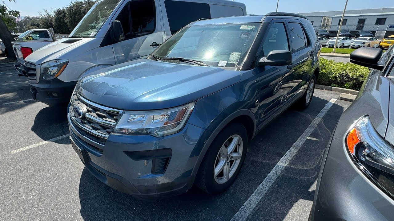 2018 Ford Explorer Base Horn (dying) - YouTube