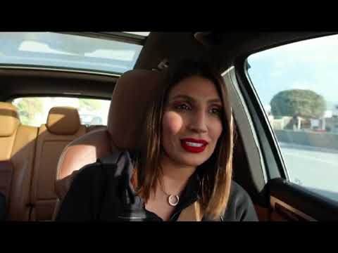 ça roule-Imen Chrif-إيمان الشريف تقود سيارة ça roule وتقدم البرنامج على ...