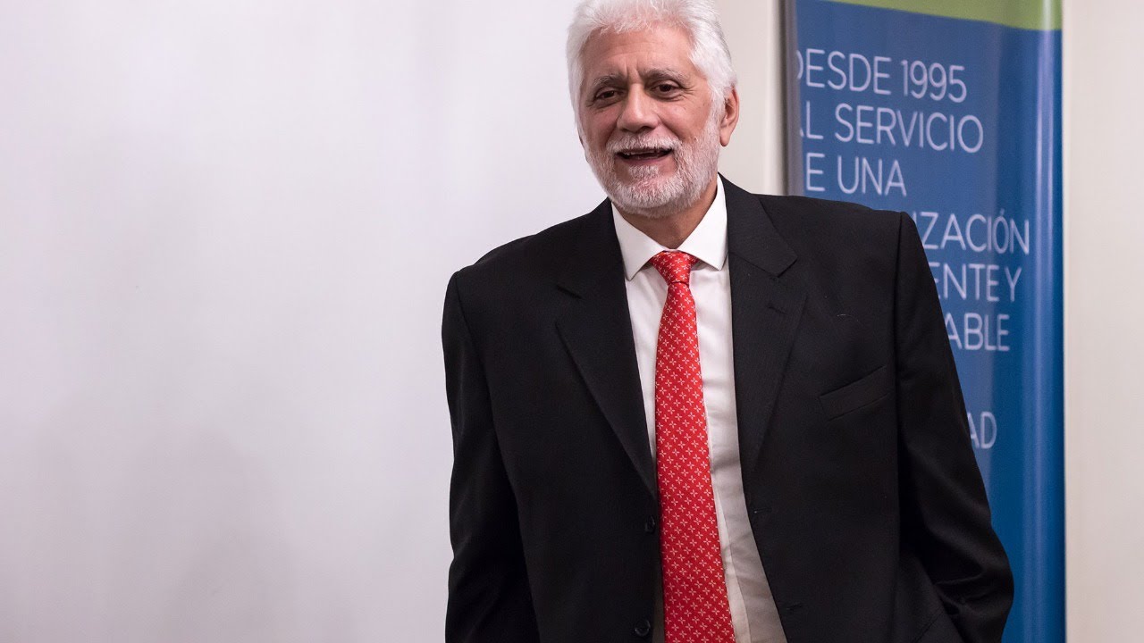 🔴EN VIVO | Conversamos con el Dr. Roberto Chuit - YouTube