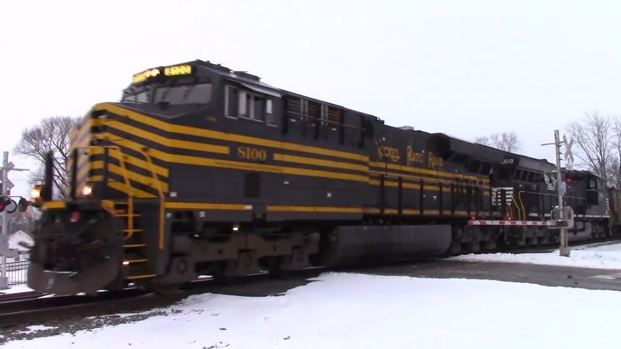 NS 8100 (Nickel Plate Heritage Unit) and 3619 at Washington Street in ...
