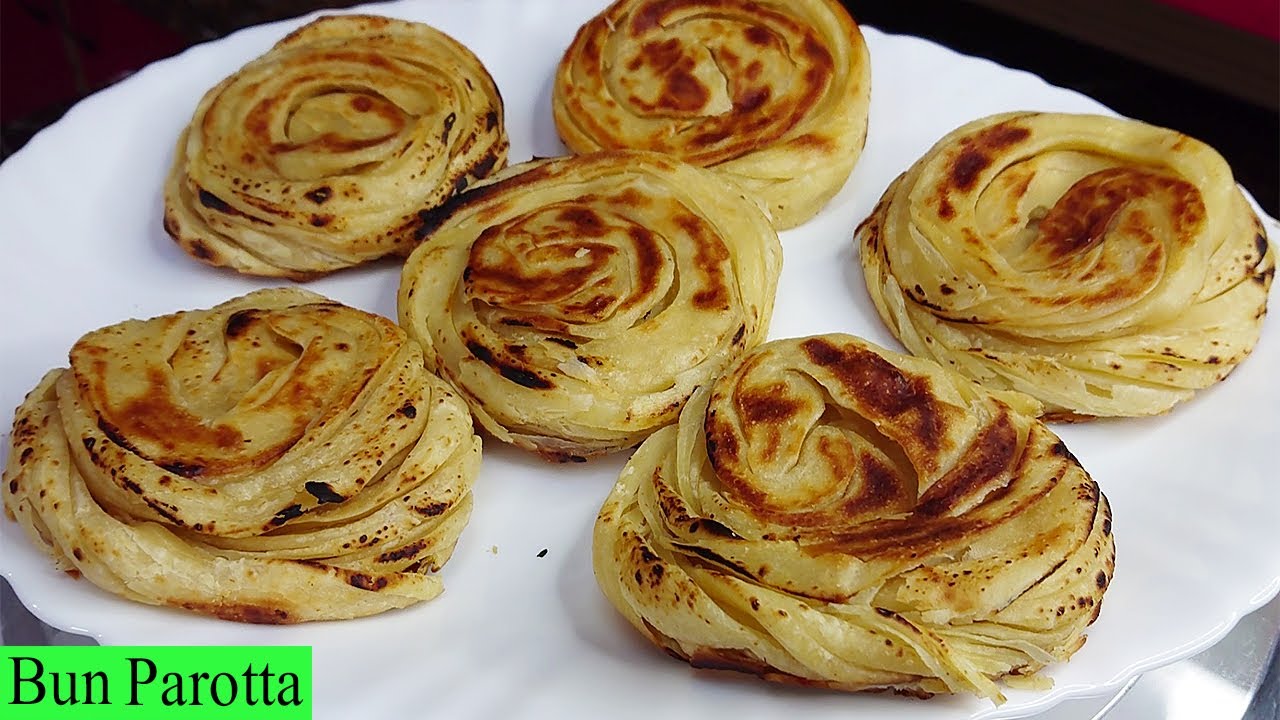 Bun Paratha Recipe | Fluffy and Flavorful / Bun Parotta / Homemade vs ...