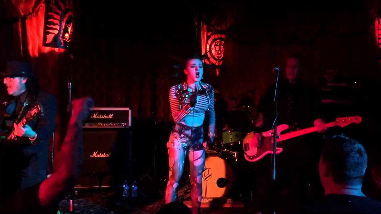 Erin Micklow covers Operation Ivy's "Knowledge" w/Punk Rock Karaoke ...