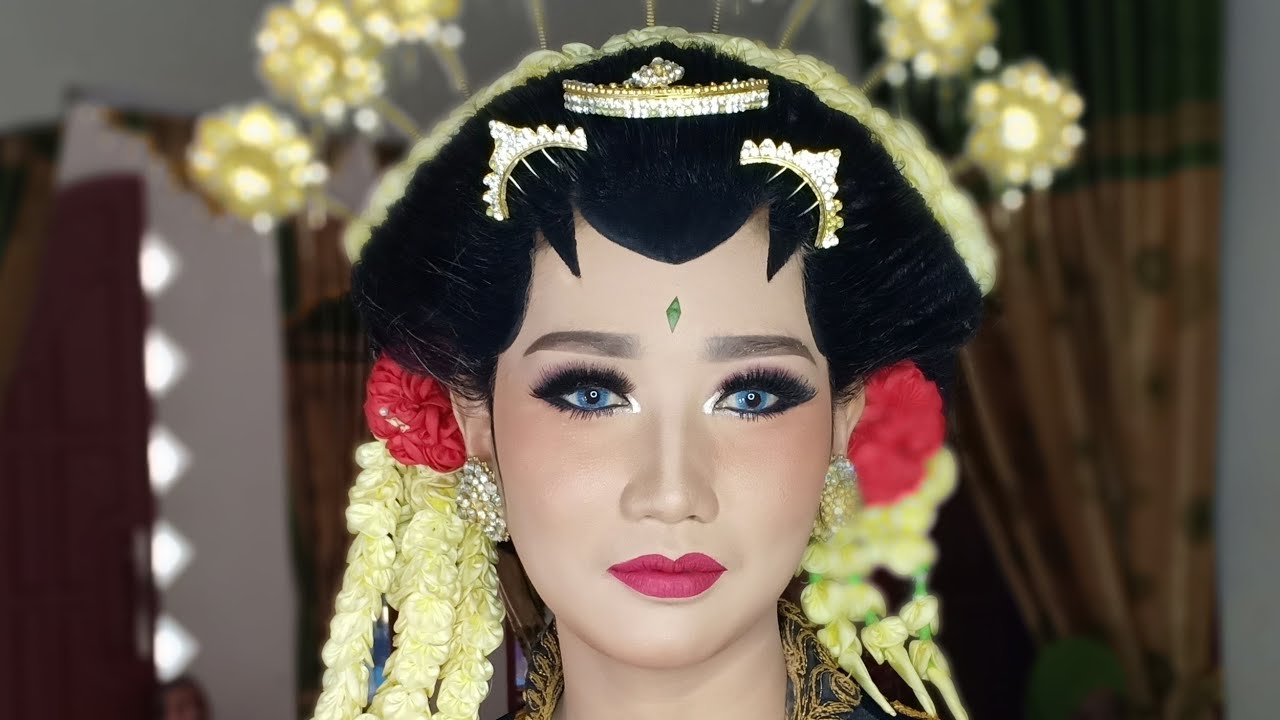 PAES SOLO PUTRI | Senja Puri | DIFFA PELAMINAN - YouTube