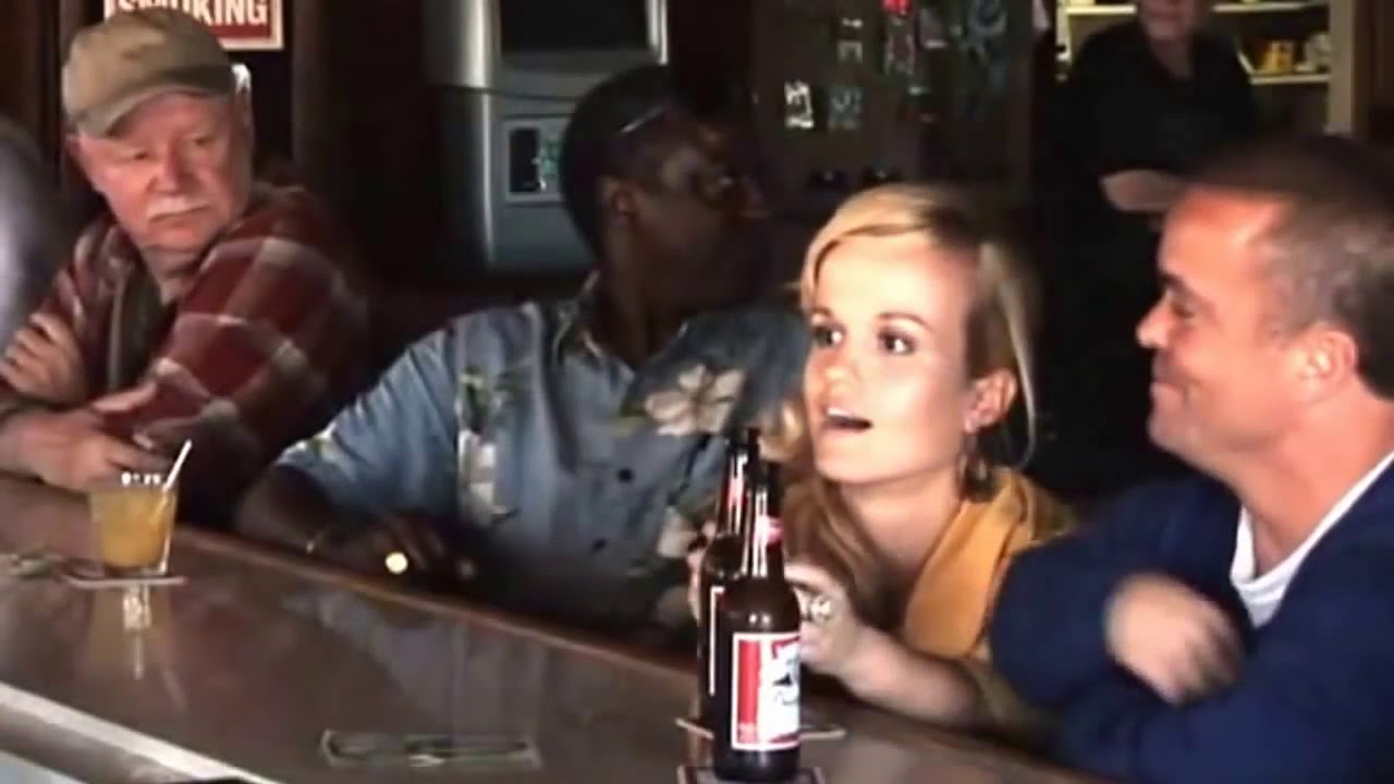 Jackass 3D - Midget Bar Fight - YouTube