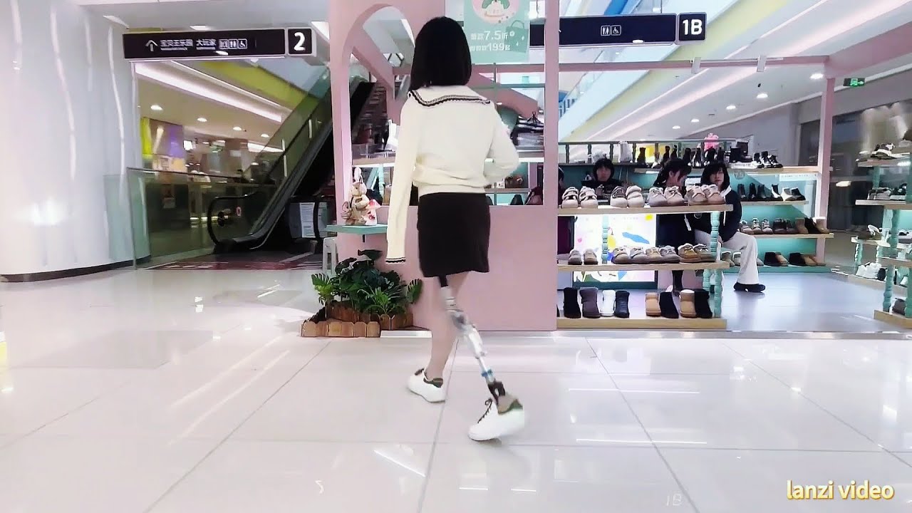 Beibei:Ooe girl The age of loving to dress up - YouTube