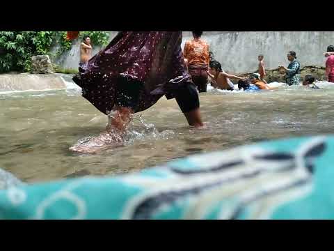 moment mandi d sungai bersama keluarga🥰🤭🙏