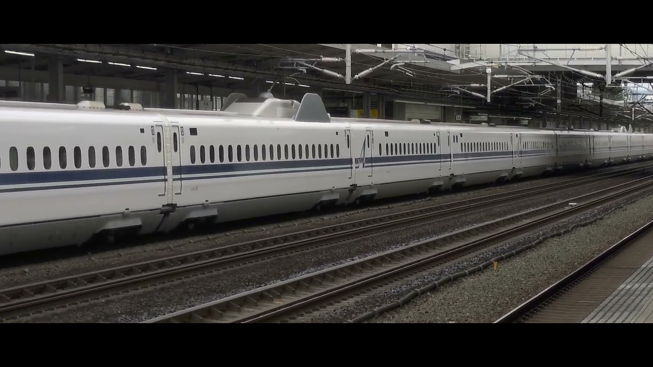 豊橋駅に到着する東海道新幹線N700系 G42編成(N700A)とN700系 X76編成(N700a) - YouTube