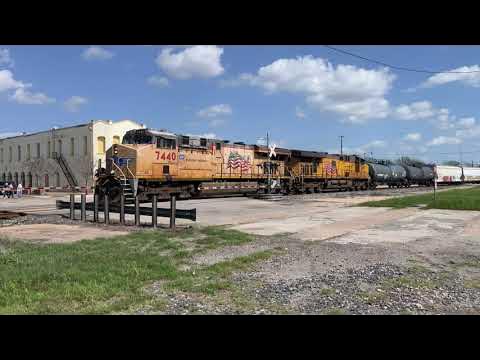 Union Pacific Manifest with Mid Train DPU Passing through Navasota TX - 3/29/25 - YouTube