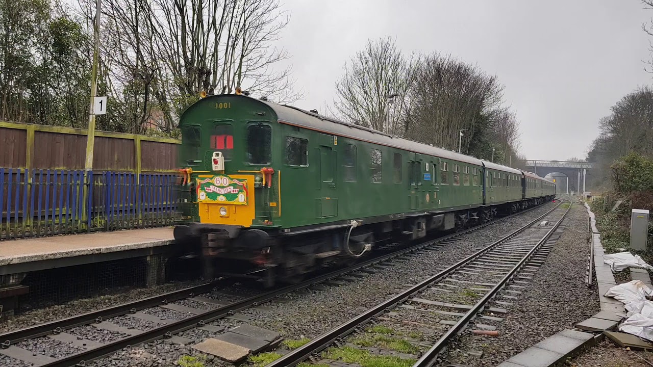 Hastings Diesel Unit 1001 passing through Reading West - YouTube