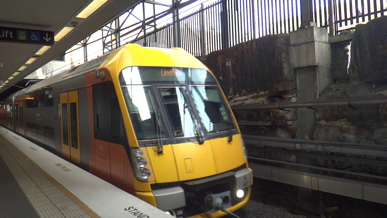 Sydney Trains A-Set (Waratah) - Arriving at North Sydney (T1 North ...