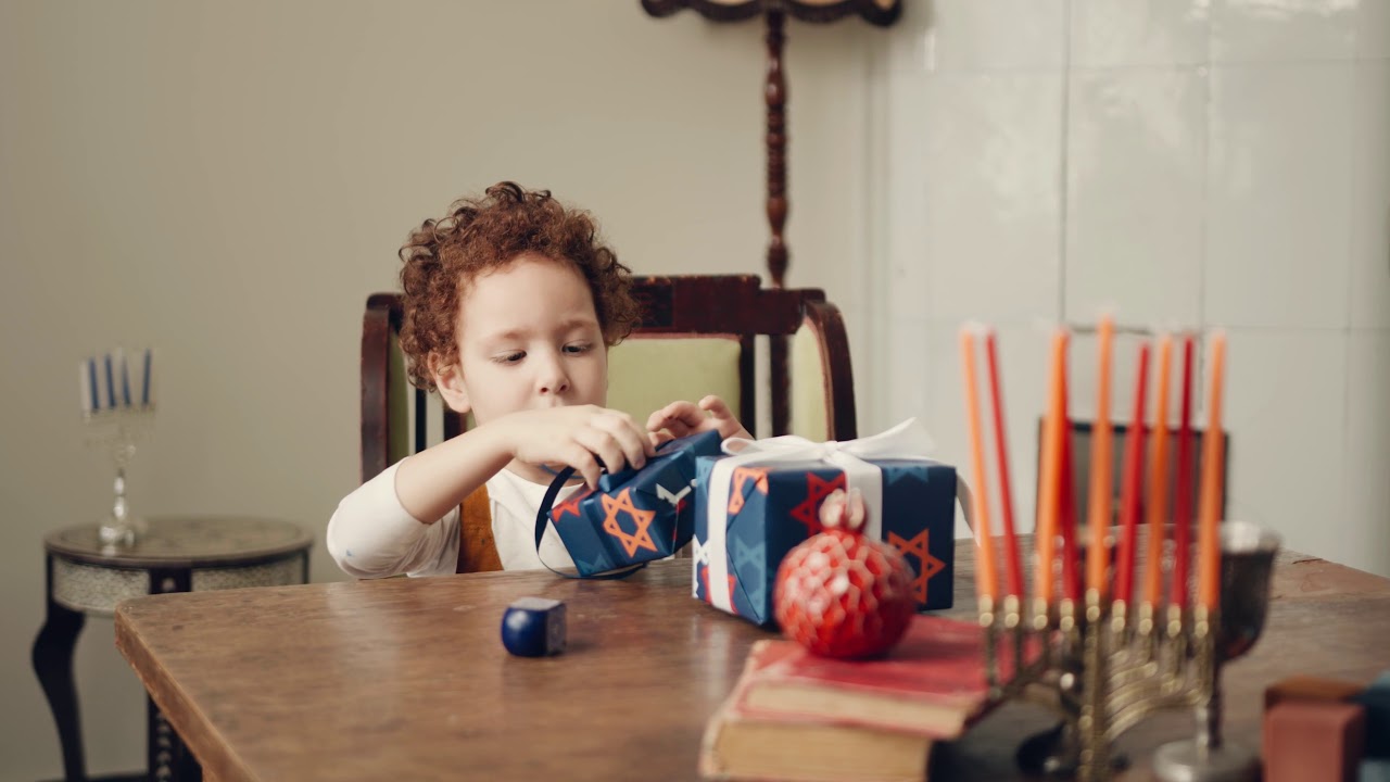 Kid Unboxing gift - YouTube