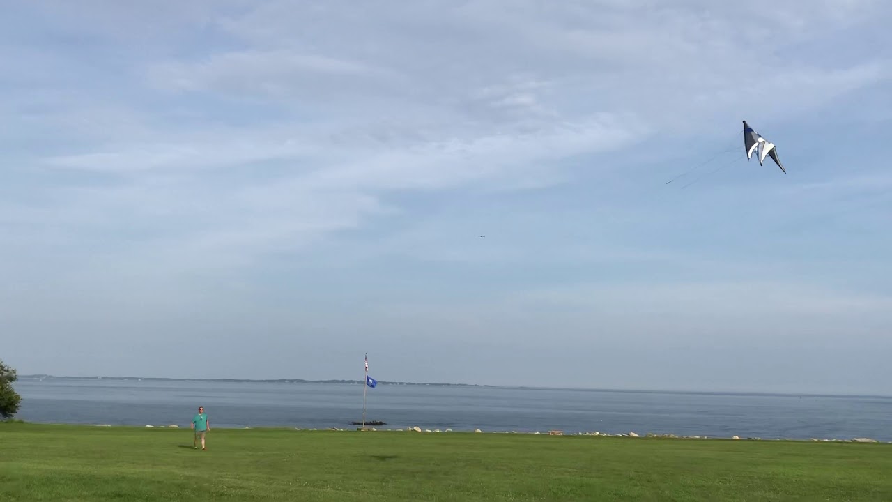 Hydra Kite in near zero wind. - YouTube