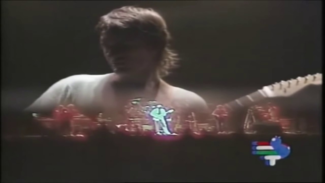 MIKE OLFIELD & MAGGIE REILLY - Moonlight Shadow (Live 1984) - YouTube