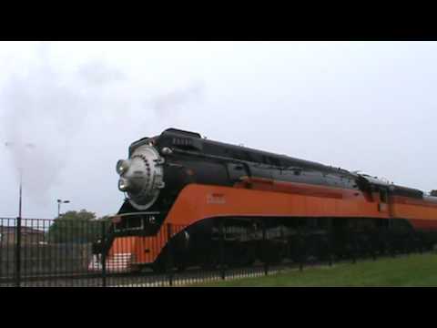 SP 4449 Daylight with steam - YouTube