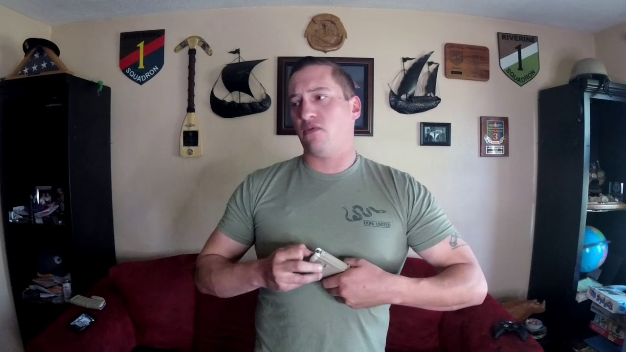 HOW TO SPRAY PAINT MAGAZINES. - YouTube