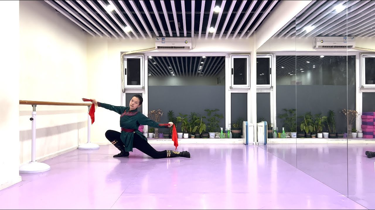 Chinese Folk Dance - MengGu Ethnic group - YouTube