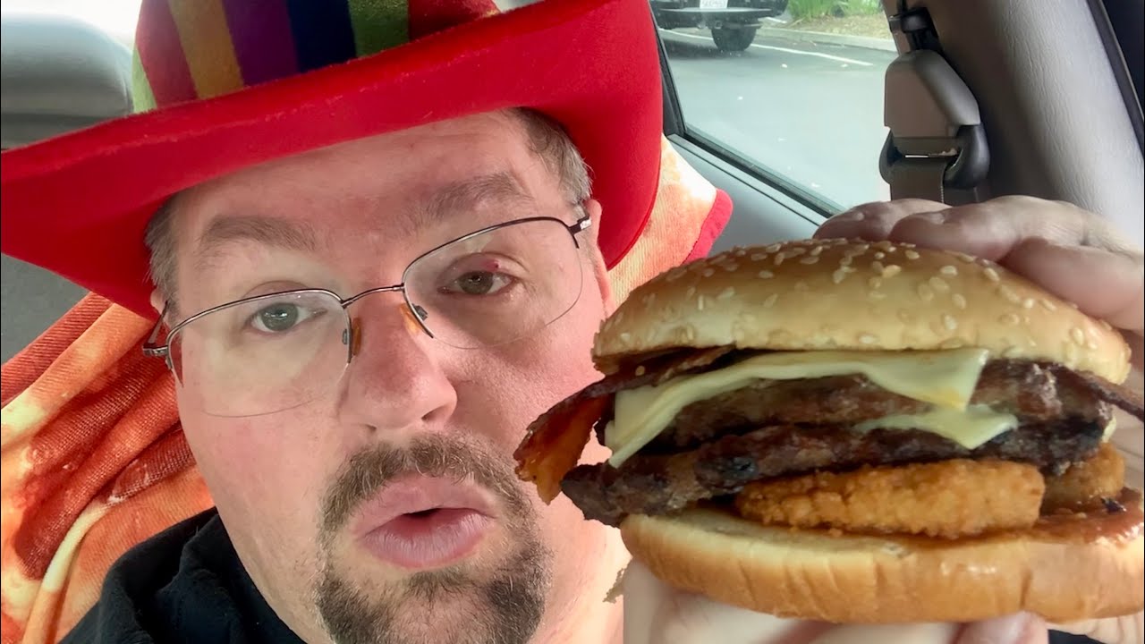 What’s New : Carl’s Jr. Triple Spicy Western Bacon Cheeseburger 🤠 🥓 🍔 ...