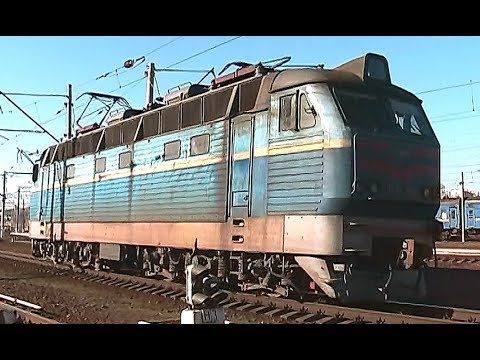 Trains in Ukraine. ЧС-4 (КВР), ЧС-8, Станция Киев-Демеевский. - YouTube