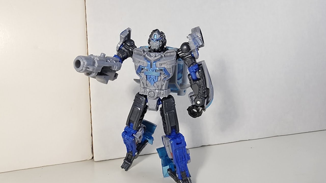 Transformers ROTB Deluxe Mirage - YouTube