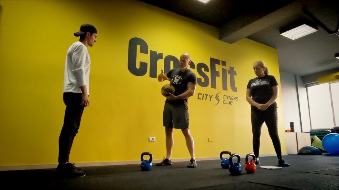 Teaching the Kettlebell Hang Clean to a Complete Beginner - YouTube