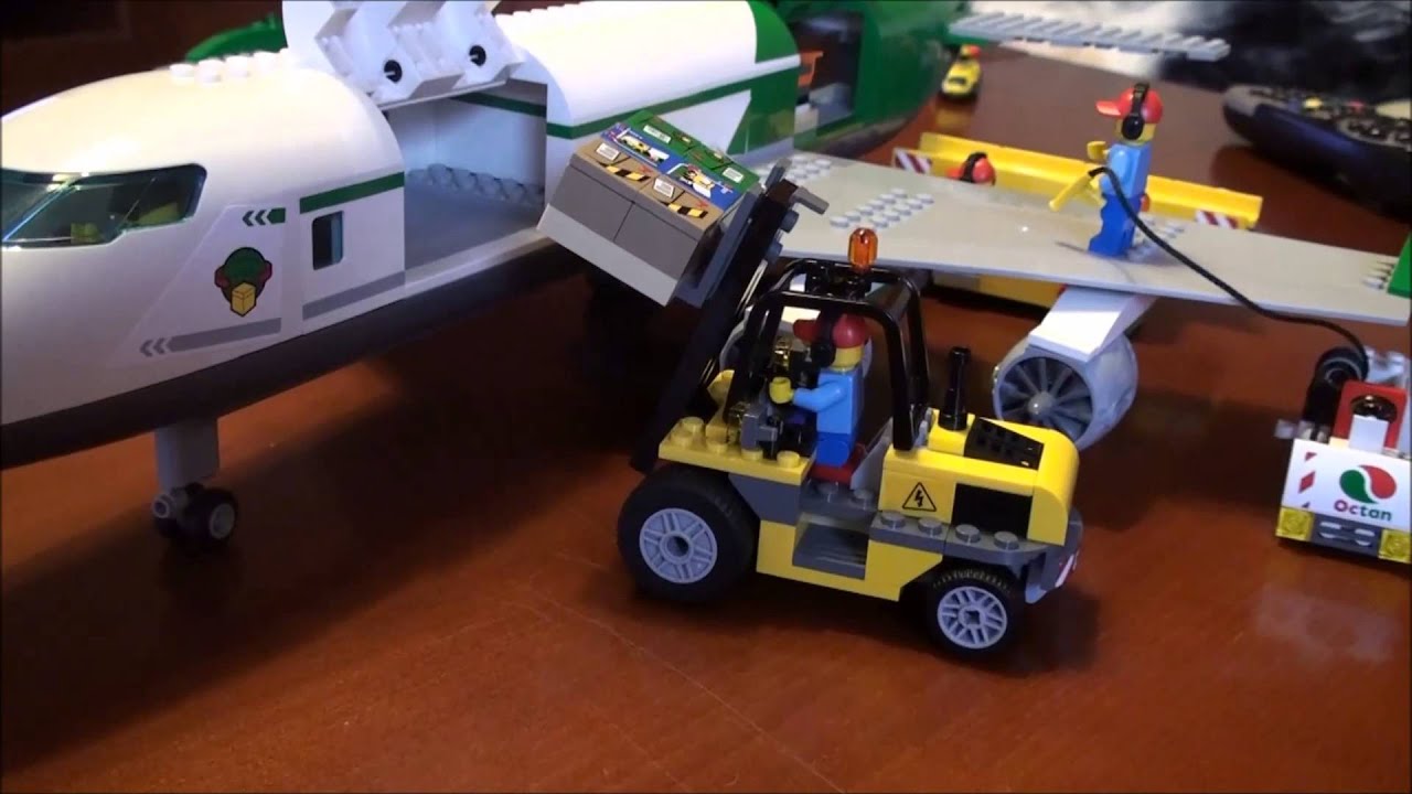 Lego City 60022 Terminal Cargo plane - YouTube