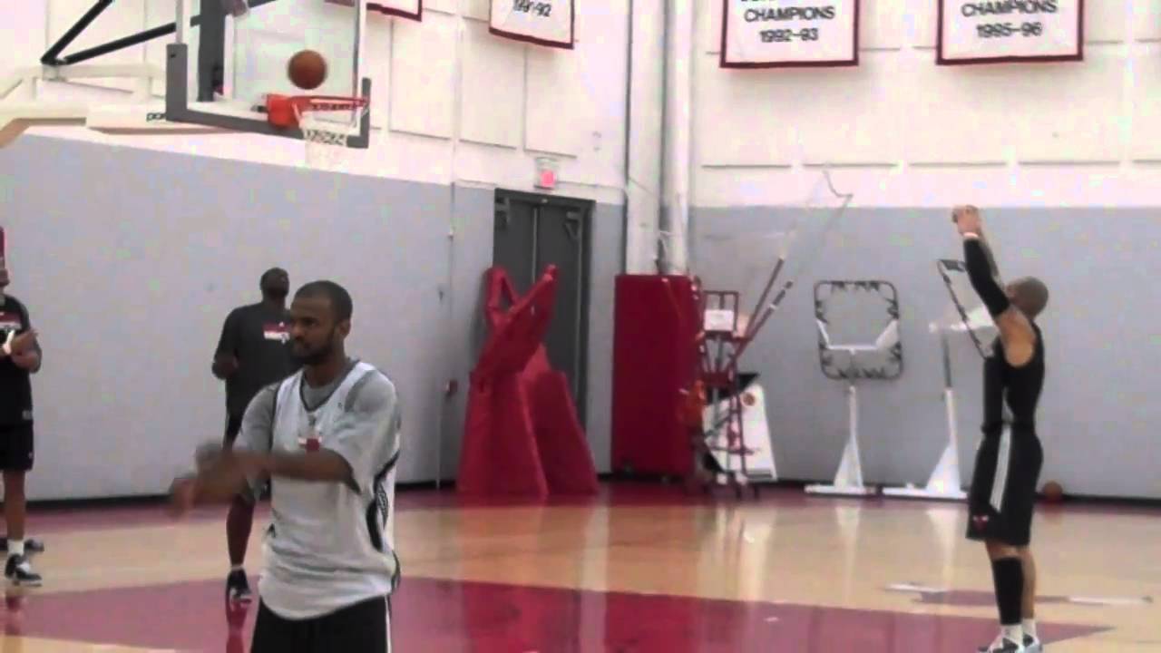 Carlos Boozer shooting free throws after practice - YouTube