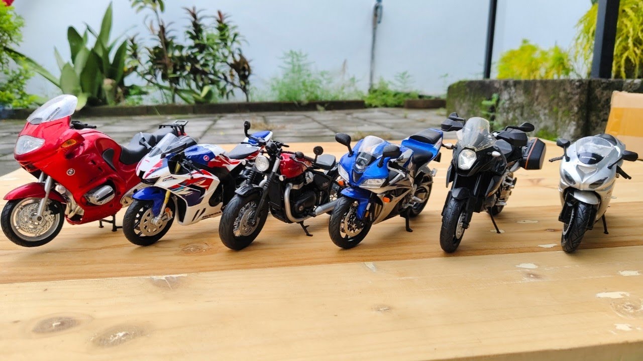 Review Model Bikes 1/12 Scale from the Box - BMW, Honda, Triumph ...