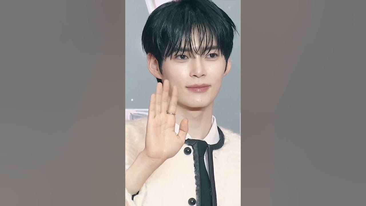 [#성한빈] AAA MC 너무 잘생김 - YouTube