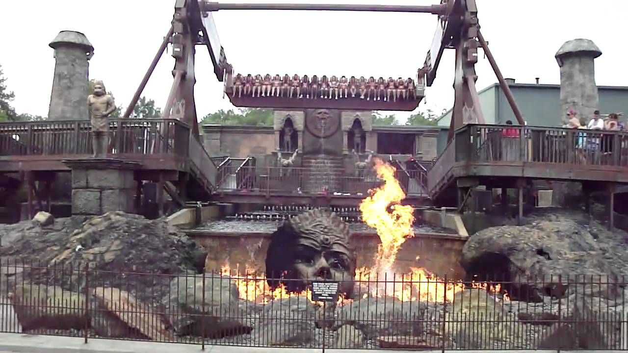 Leah and Alexis on the Crypt at Kings Dominion in Virginia - YouTube