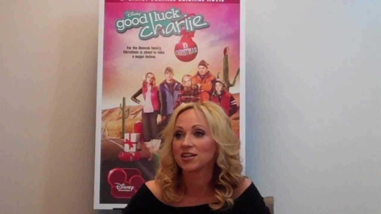 "Good Luck Charlie It's Christmas" Interview Leigh-Allyn Baker "Amy ...