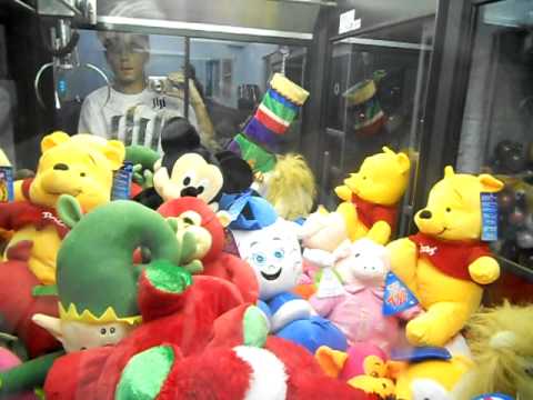 Claw Machine wins Minnie Mouse - YouTube