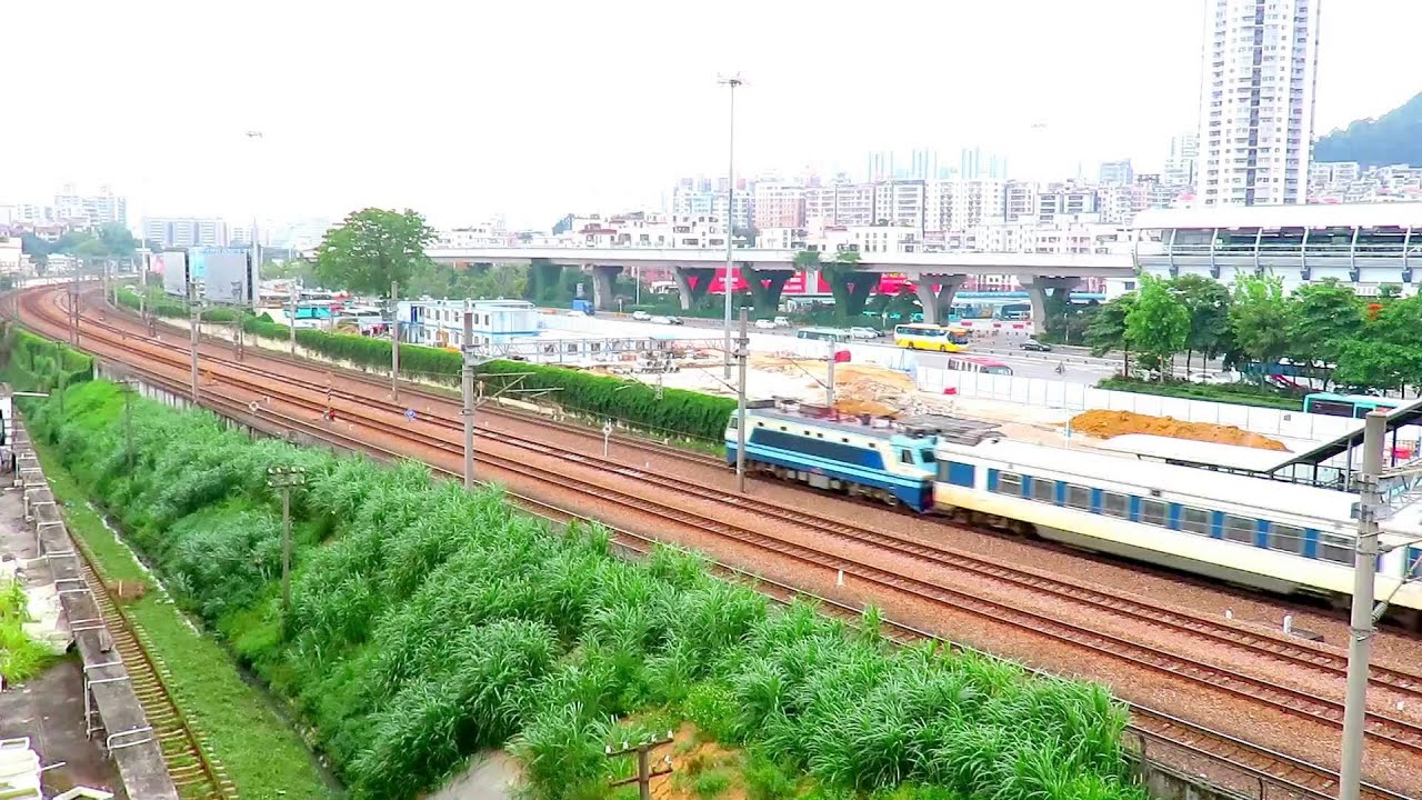 {CNR} SS8 0141 hauling Z810 Guangzhou Through Train towards CNR ...