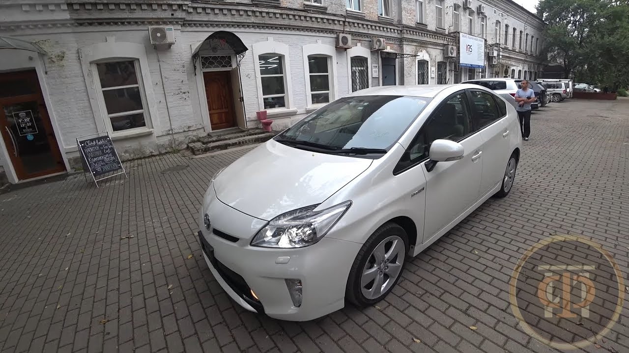 Toyota Prius S Touring Selection 2015 - YouTube