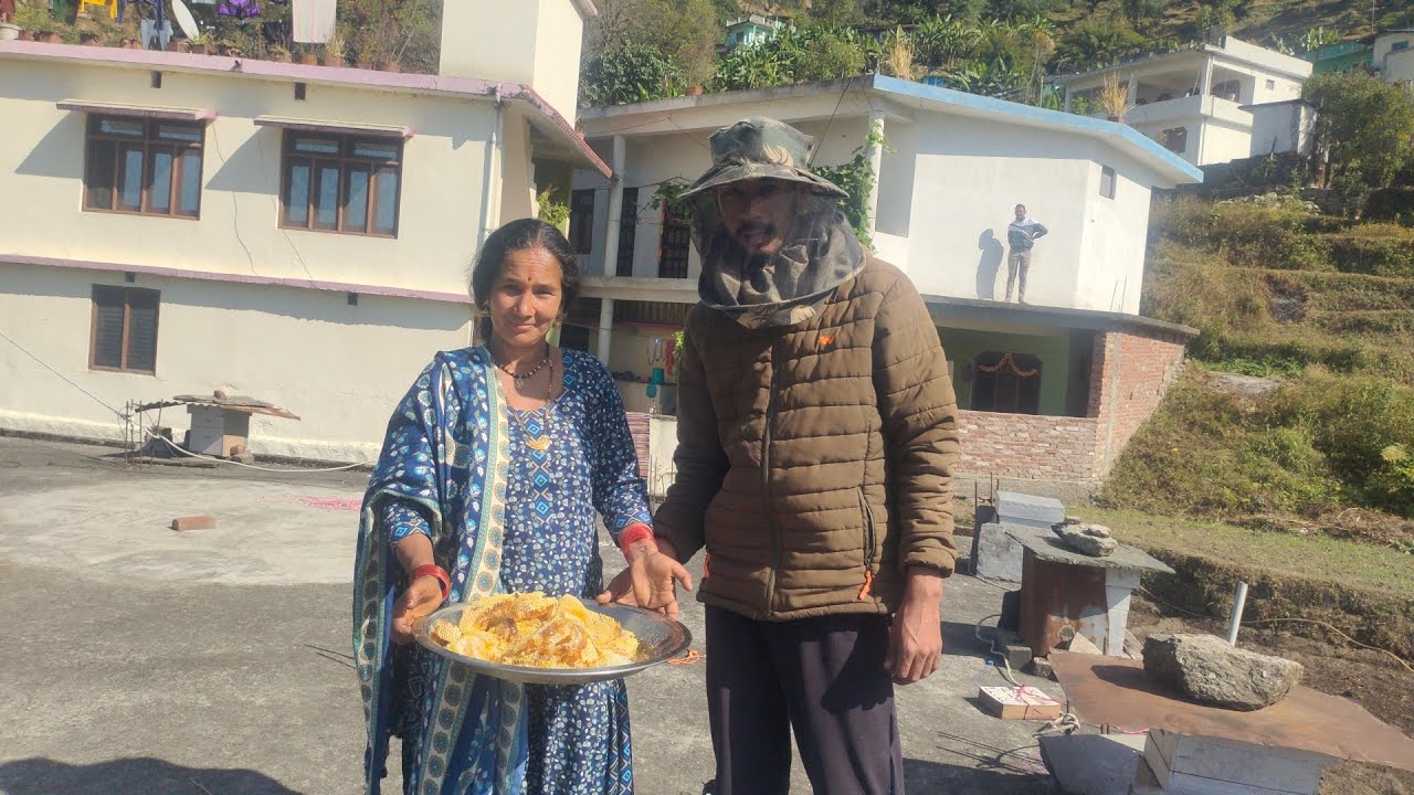 madhumakki palan at home by taru.@pankajmehravideos #honey #bee - YouTube