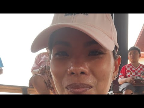 EL Boogie Live! elephant show - YouTube