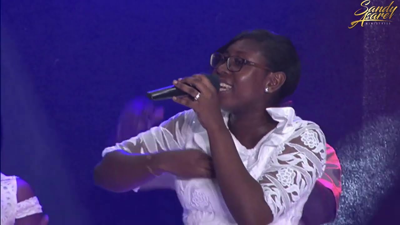 MOMENT OF WORSHIP WITH SANDY ASARE LIVE AT ATMOSPHERE OF LOVE - YouTube